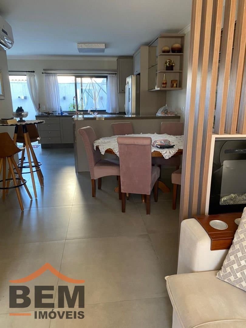 Casa à Venda com 2 quartos sendo 1 suíte, 2 vagas no bairro Gravatá em ...