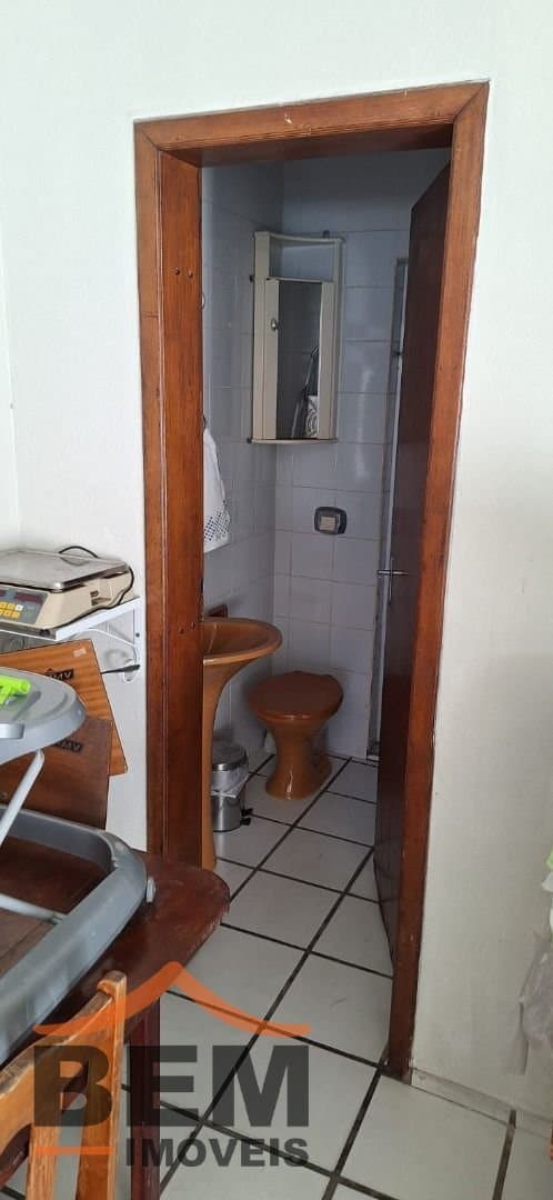 Casa à Venda com 3 quartos sendo 1 suíte, 5 vagas no bairro Ressacada ...